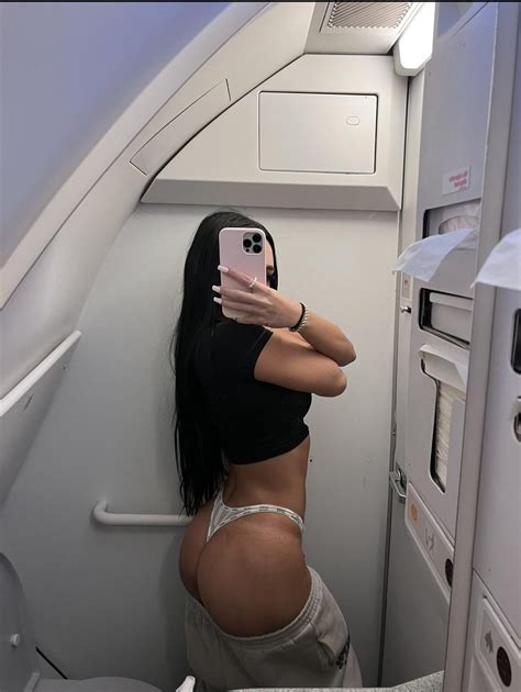 Hot Airplane Selfie Rairplanenudes