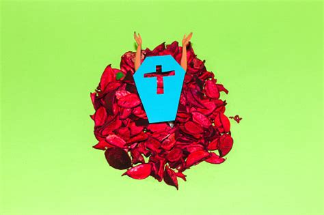 무덤에서 나오는 좀비 손 창의적인 할로윈 개념 무서운 장면 가공의 인물에 대한 스톡 사진 및 기타 이미지 가공의 인물 계시록 공포 무서움 Istock