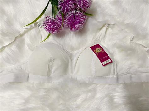 เสื้อในคนแก่ ไร้โครง ฟองน้ำบาง สวมสบาย ไร้การกดทับ Roco Underwear House Thaipick