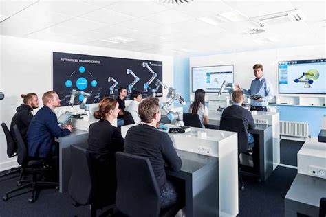 Universal Robots Launches Hands On Training Centres For Cobot Programming Manufacturing Automation