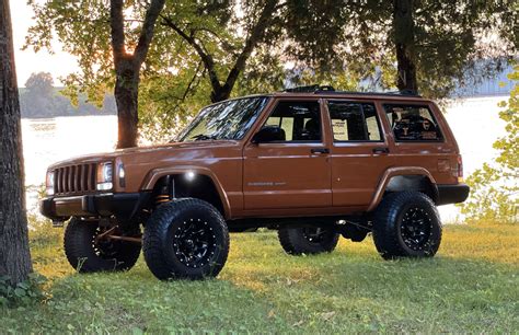 Tire Talk All Terrain Vs Mud Terrain Vs Rugged Terrain Tires