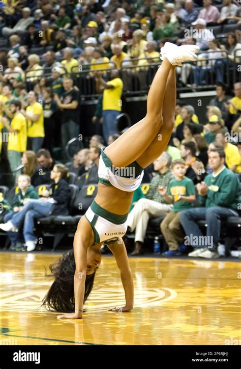 January 05 2011 An Oregon Cheerleader Does Some Stunts After A Made