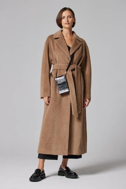 Czarne skórzane etui na telefon Patrizia Aryton