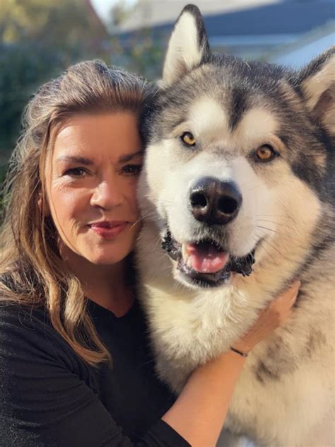 Loen Love Tv Presenter