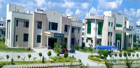 rani durgawati nursing college banda 2024 25 admission fee