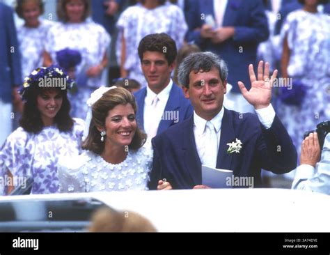 Jfk Jr Carolyn Bessette Wedding 60 Photos