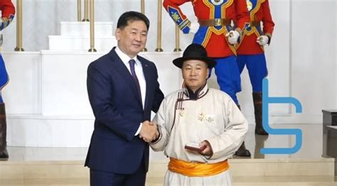 Ерөнхийлөгчийн зарлигаар Байгаль орчны салбарын ахмад ажилтан ойн аж