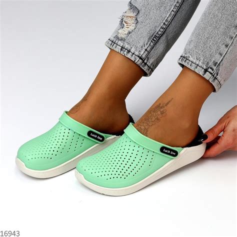 Крокси жіночі — ціна 660 грн у каталозі Шльопанці Купити жіночі речі за