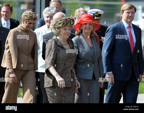 Queen Beatrix Of The Netherlands 2 L And The Prime Minister Of North