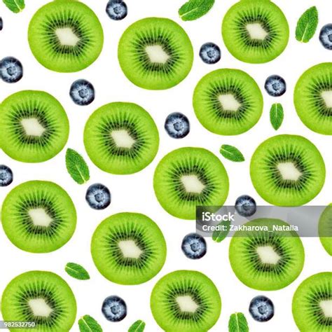 신선한 키 위 과일과 블루베리의 다채로운 과일 패턴입니다 Nflat 하다입니다 0명에 대한 스톡 사진 및 기타 이미지 0명 과일 날것 Istock