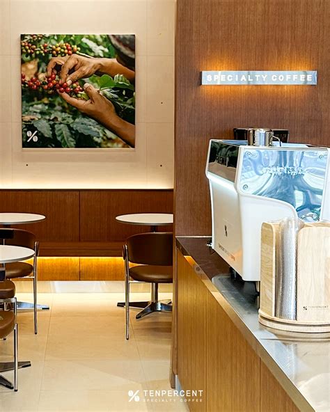 텐퍼센트 스페셜티커피 진짜 초코를 즐길 수 있는 곳🍫 텐퍼센트커피의 초코는 매장에서 직접 초콜릿을 중탕하는 말그대로 리얼 초코 더 깊고 진한 발렌타인데이는 텐퍼센트