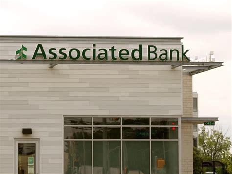 Associated Bank To Close Several Locations In Il And Wi Report