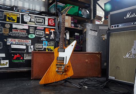 See Slashs Bigsby Equipped 1958 Gibson Explorer Gibson Gazette