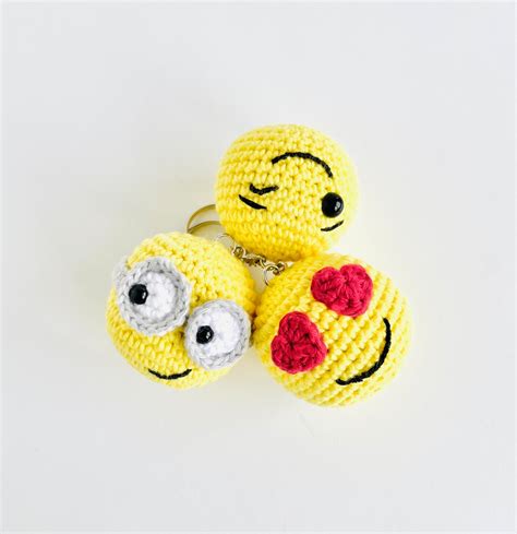 Novelty Keychain Emoji Toy Crochet Toys Minion Keychain Novelty