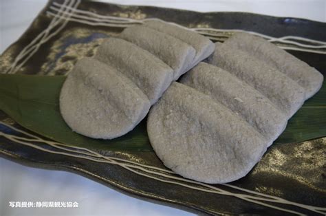 黒はんぺんとは軽くあぶると香ばしくなりおいしい焼津の特産品静岡県
