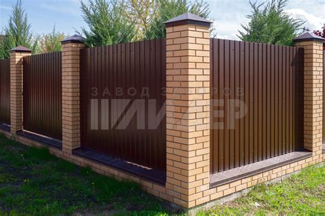 Фото установленных заборов из профнастила «Завод заборов Лидер в Москве