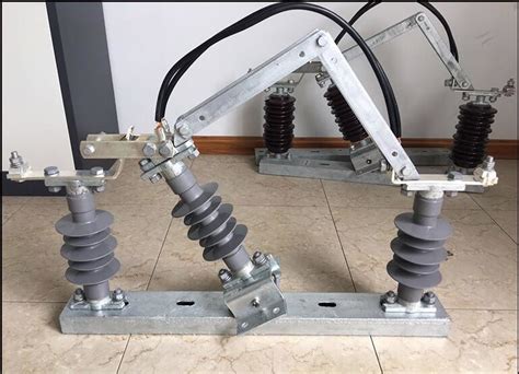 Industrial Motor Operated Disconnect Switch Isolator 11kv Polymeric Type