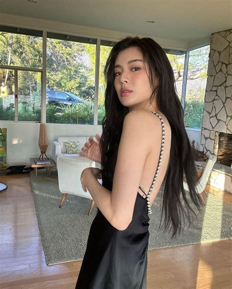 Pin On 연예인여자