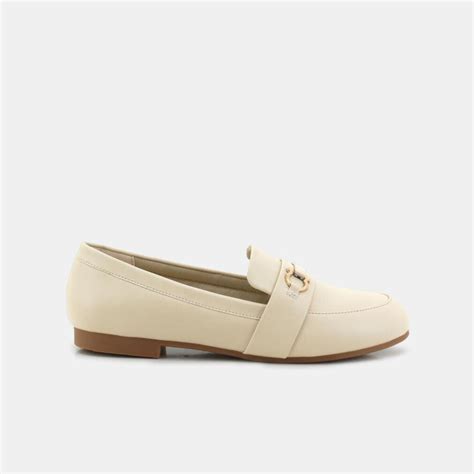 Men Hiking Bata Malaysia