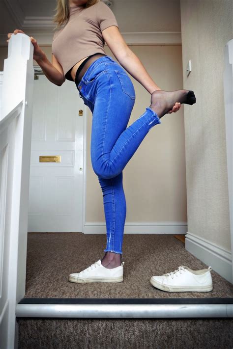 Tights Under Pants How To Wear Tights Under Ripped Jeans Iltxst