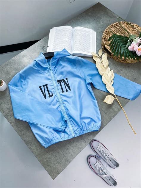 Вітровка — ціна 210 грн у каталозі Вітровки Купити жіночі речі за доступною ціною на Шафі