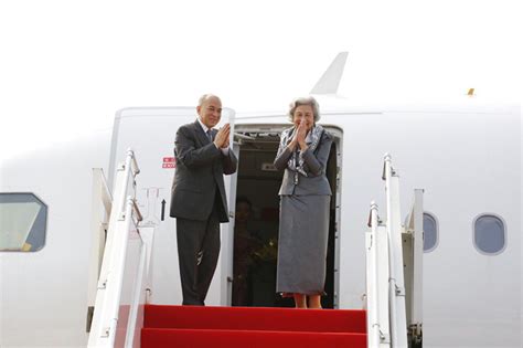 ព្រះរាជជីវប្រវត្តិសង្ខេប និងព្រះរាជសកម្មភាពរបស់សម្តេច ព្រះ មហាក្សត្រី នរោត្តម មុនិ នាថ សីហនុ