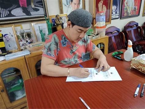 Dvb မြန်မာ့ရုပ်ရှင် Rating စနစ်ပြောင်းလဲရေး နာမည်ကျော်အနုပညာရှင်များ လက်မှတ်ထိုးပါဝင် ဓာတ်ပုံ