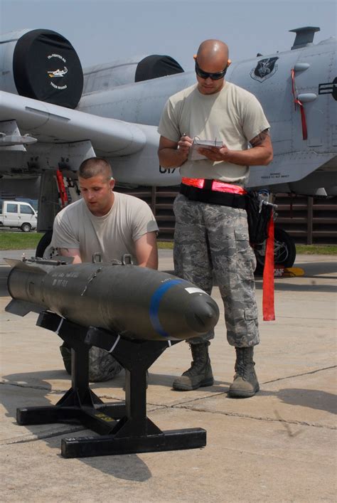 Osan Kunsan Weapons Loaders Face Off During Weapons Fest Osan Air