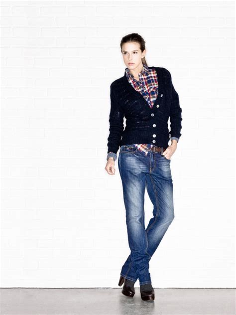 Как носить рубашку с джинсами 28 фото Искусство быть женщиной