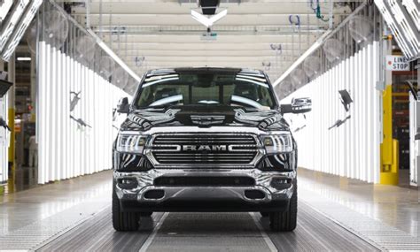 Fca Shuts Down Its Sterling Heights Assembly Plant Which Builds The