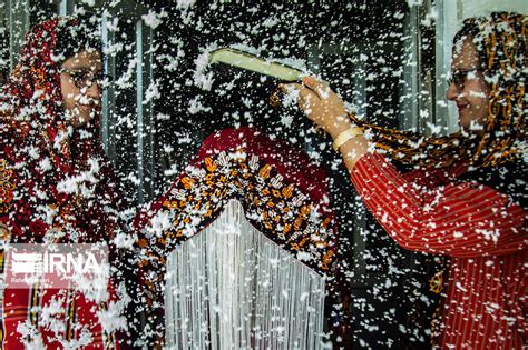 همشهری آنلاین تصاویری از پوشش زیبای زنان و دختران ترکمن در مراسم