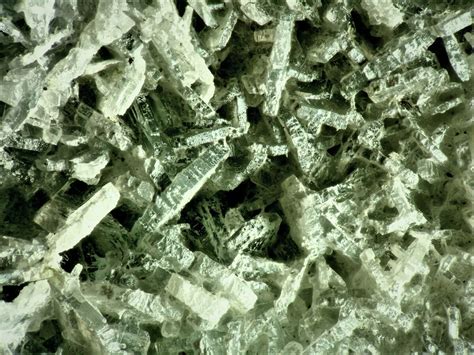 Mineralatlas Lexikon - Bildanzeige - Prehnit