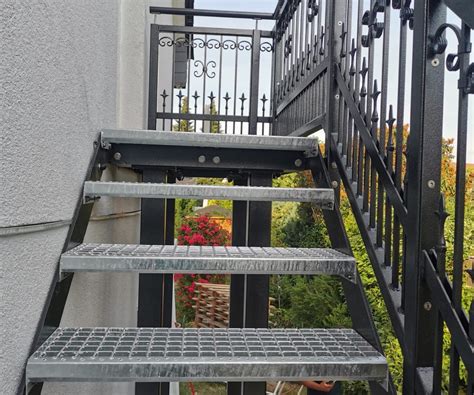 Außentreppen Aus Stahl Und Balkons Janmet Stabmattende