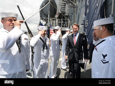 Daniel Bennett Smith Dvs Greece Piraeus Sailors U S Ambassador To Greece U S Navy Uss