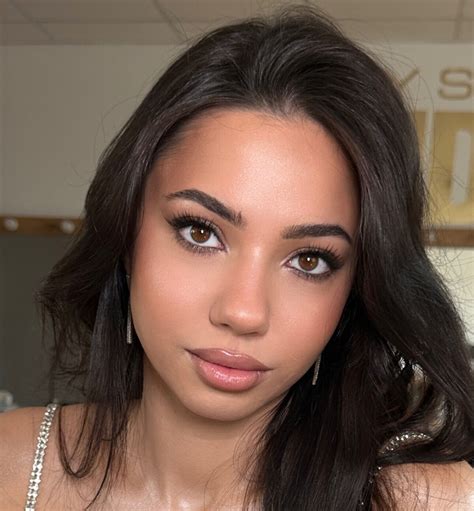 Female Archives Page 3 Of 8 Mb Models International