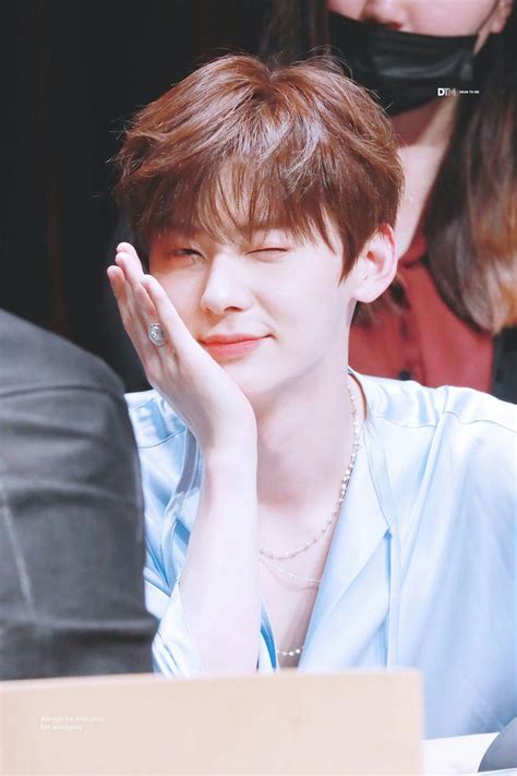 Pin Oleh Vvanillaletyy Di Hwang Minhyun