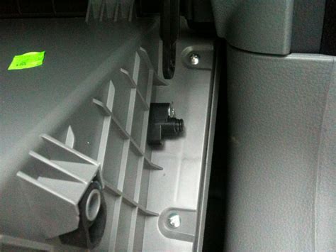 демпфер бардачка+маленькая вкусняшка — Suzuki SX4 (1G), 1,6 л, 2012 ...
