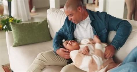 62 Tickle Guy Stock Videos 4k And Hd Footage Depositphotos