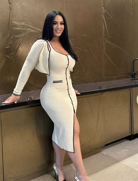 Gemstar In 2025 Curvy Women Fashion Stylish Women Curvy Woman