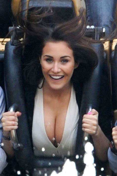 Foto De Busty Milf Amusement Park