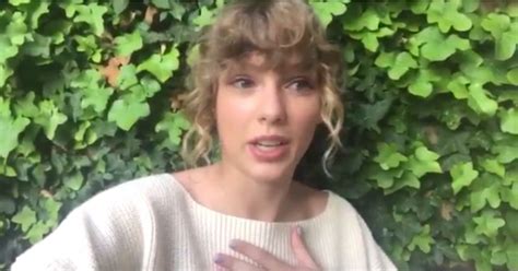 Taylor Swift Natural Curls Twitter Video 2017 Popsugar Beauty