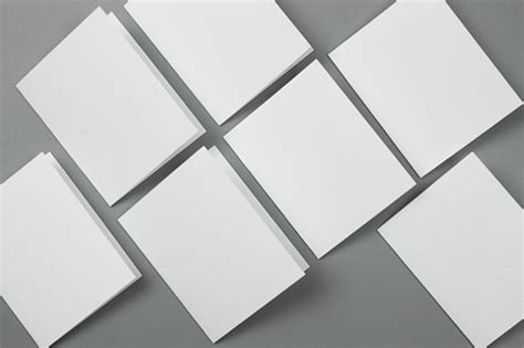 빈 초상화 모형 종이입니다 소책자 잡지 회색 변하기 쉬워 배경에 고립 된 백서 회색 절연 공란에 대한 스톡 사진 및 기타 이미지 Istock