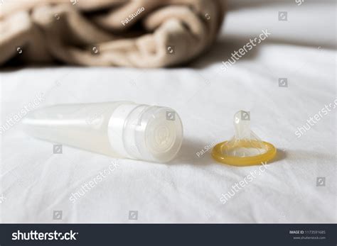 5 674 Imágenes De Lubricants For Sex Imágenes Fotos Y Vectores De