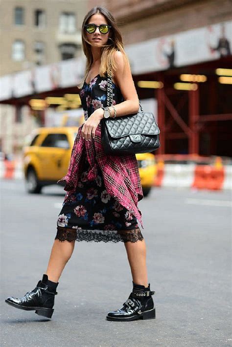 Платье-комбинация. С чем носить? | Fashion clothes women, Minimalist ...