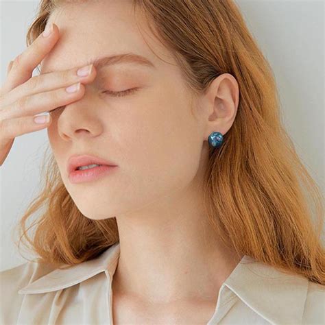 세라보니또 라운드 펄 세라믹귀걸이클래식블루 위시버킷