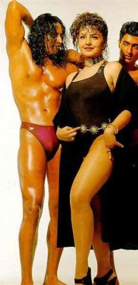 Pooja Bhatt Hot Photos | Veethi