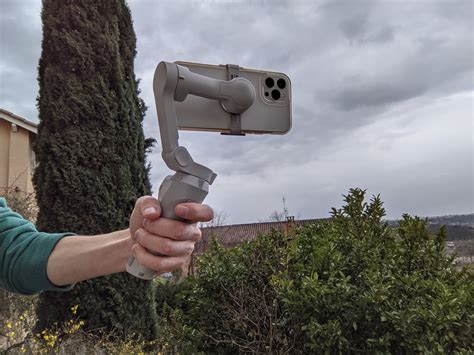 Test du DJI OM 4 : le stabilisateur pour smartphone qui veut se faire ...