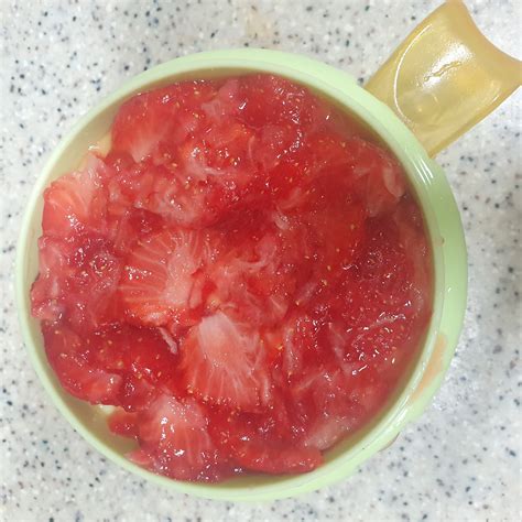 새콤달콤 생딸기우유 건강한 간식으로 최고 새콤달콤 생딸기우유 건강한 간식으로 최고