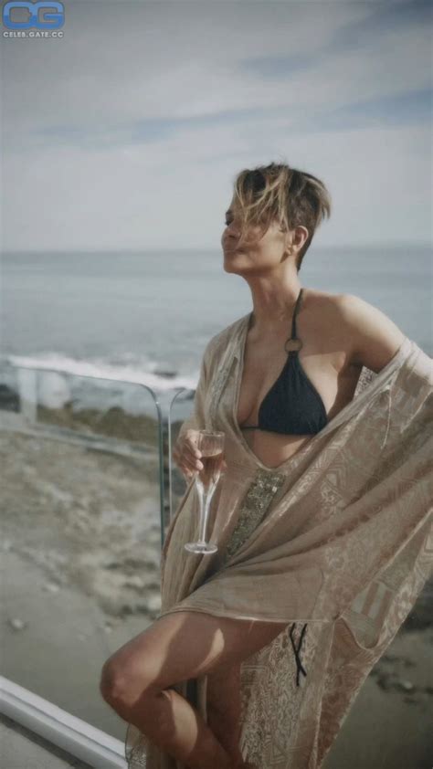 Halle Berry Nude Pictures Onlyfans Leaks Playboy Photos Sex Scene Uncensored
