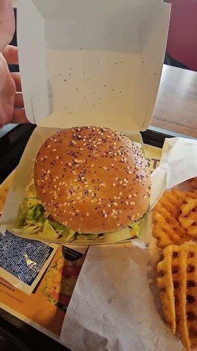 Der M Vs Big Arch Bei Mcdonalds Youtube